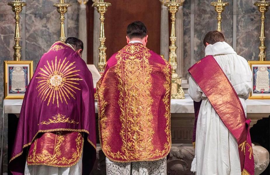 Broad Stoles and Folded Chasubles (Suppressed) - The Sacred: Catholic ...