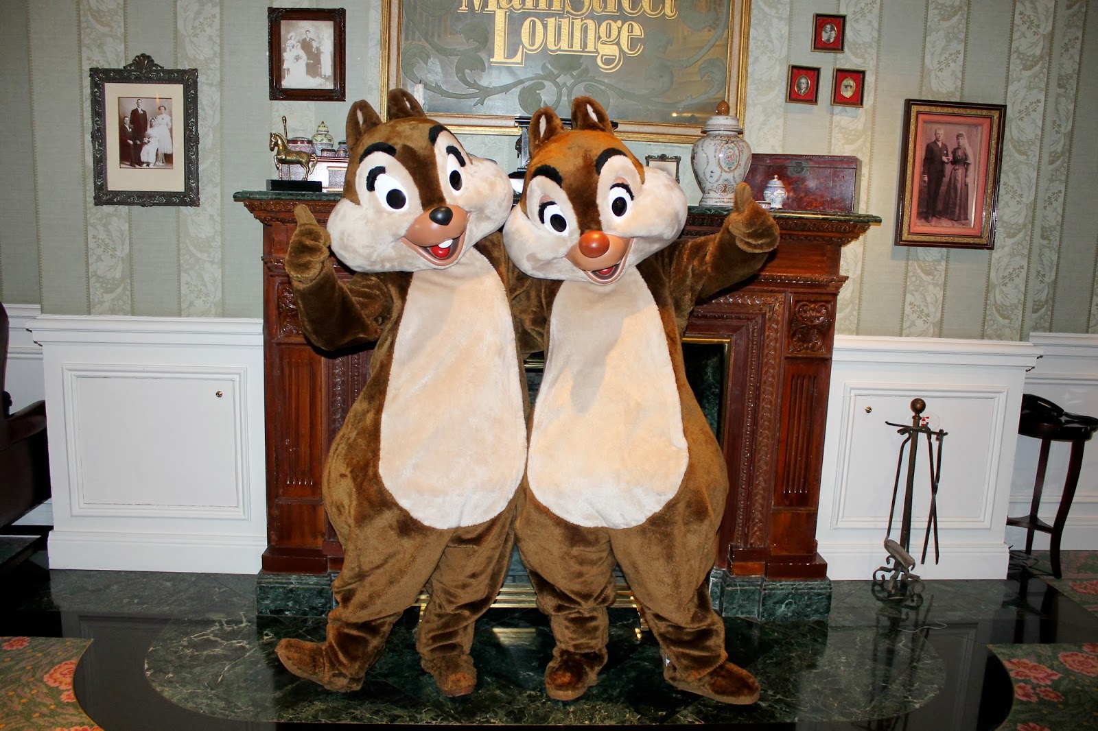 Unofficial Disney Character Hunting Guide: Disneyland Paris Hotel ...