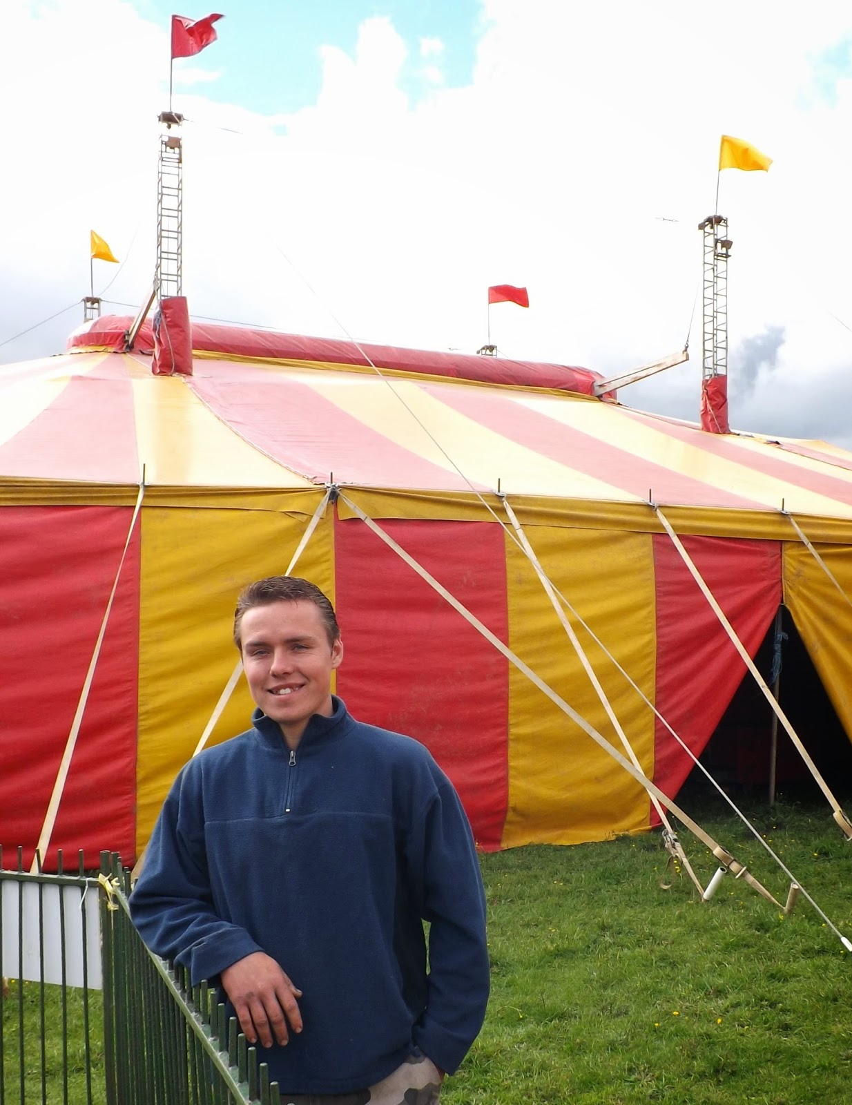 Circus Mania: Peter Jolly's Circus review