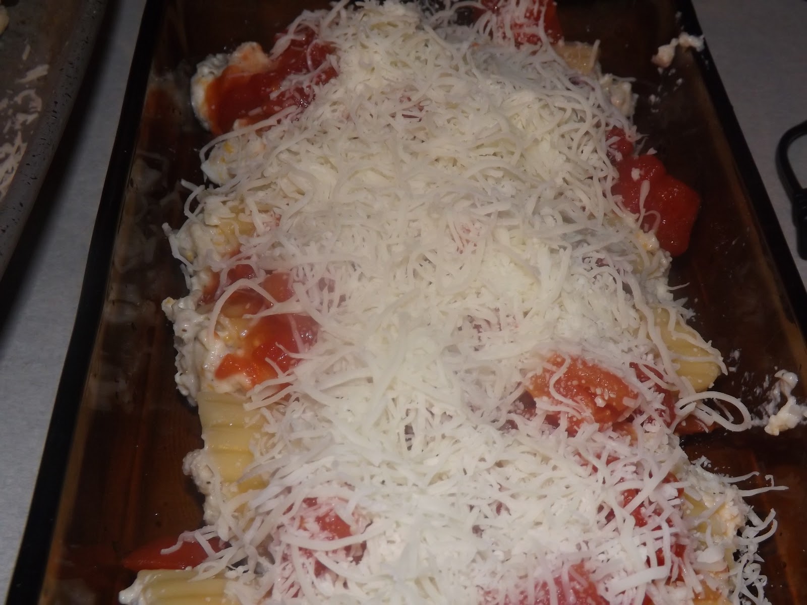 FoodThoughtsOfaChefWannabe: Chicken and 3 Cheese Manicotti