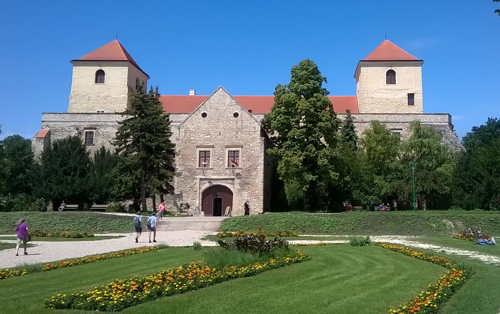 Mindenütt jóóó: Thury-vár - Várpalota, Magyarország