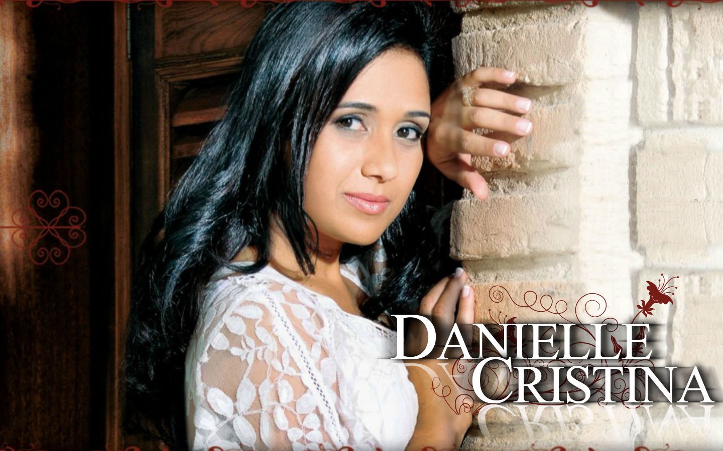 Portal Gospel: Biografia da Cantora Danielle Cristina