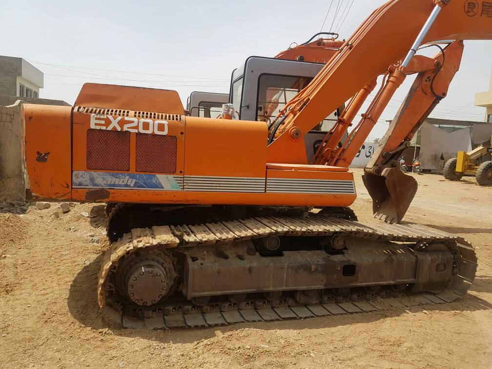 RAFIQ BROTHERS : Hitachi EX200-1 Chain Excavator for Sale in Karachi ...