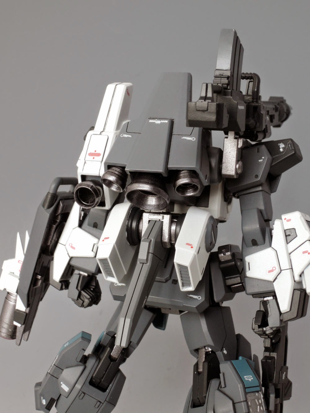 Custom Build: HGBF 1/144 Gundam Ez-SR "Drei"