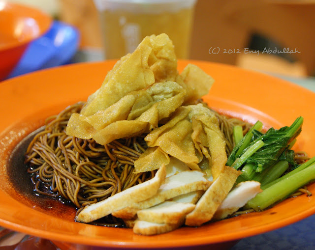 Wantan Mee Kicap dan Mee Kari Wantan