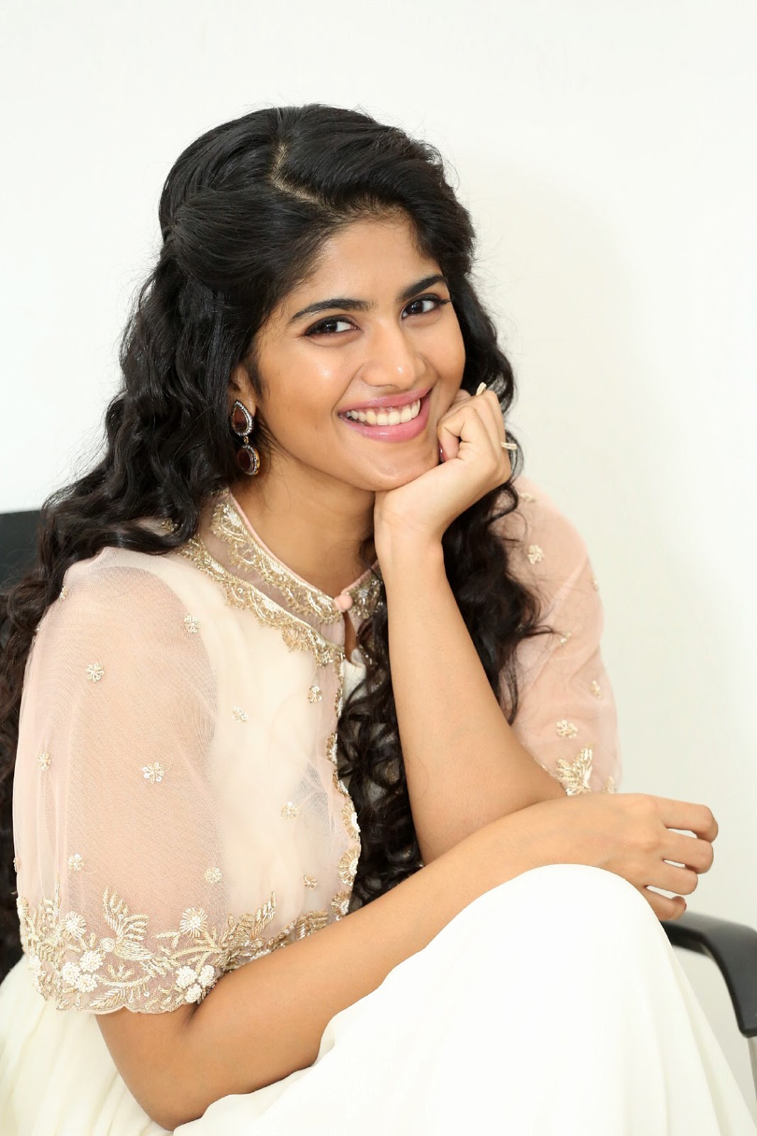 Megha Akash HD Images: Cute Smile Photos of Megha Akash | Cinema Fun World