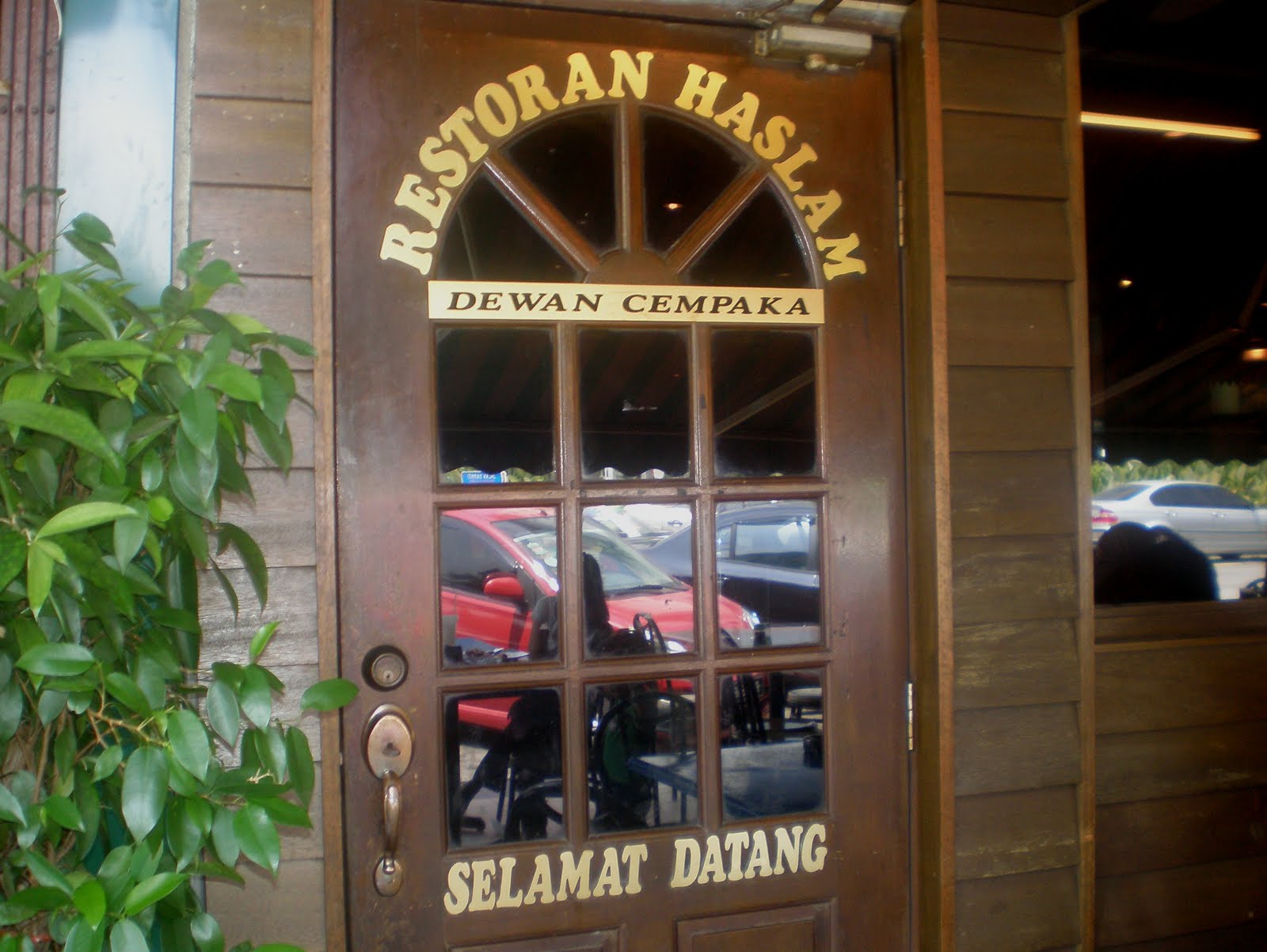 CHEMPAKA in the HOUSE: RESTORAN HASLAM,DARI PAGI KE MALAM PUN BOLEH