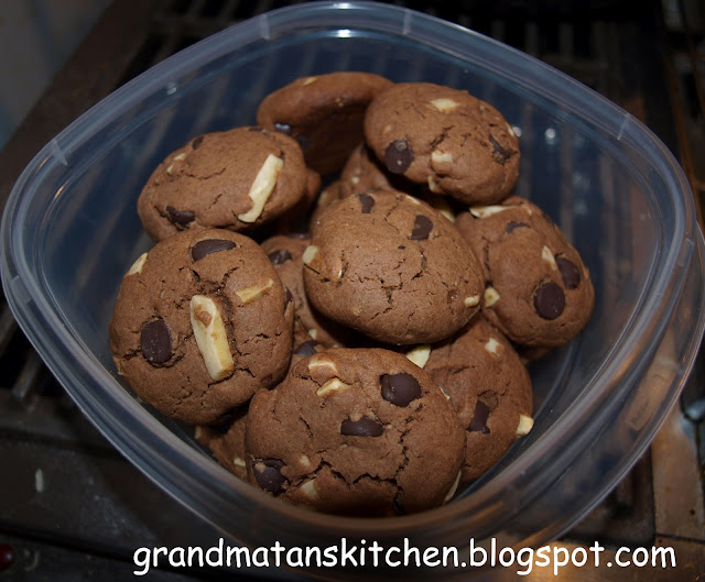 Grandma Tan's Kitchen: Milo Chocolate Chip Cookies