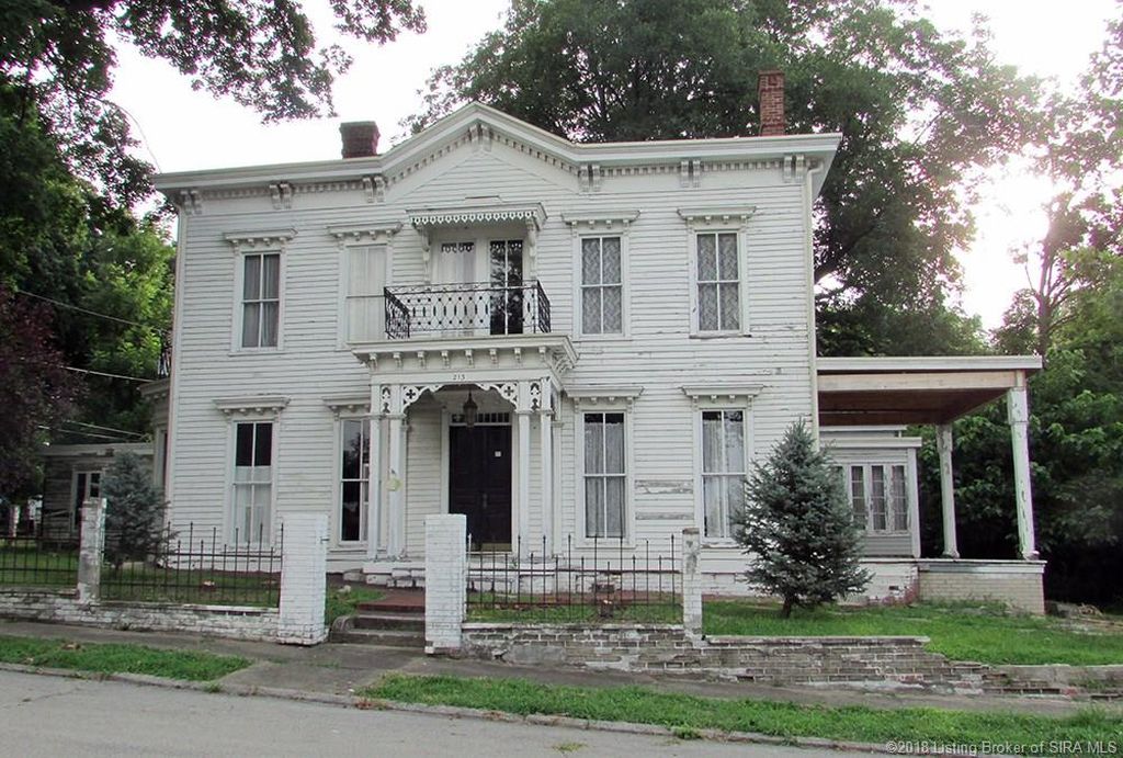 Sweet House Dreams: 1870 Italianate in Jeffersonville, Indiana