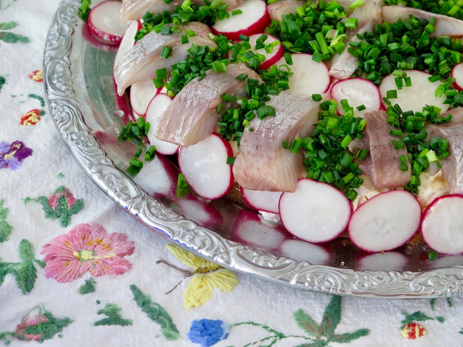 Channal: Midsommarafton - sill och grill!