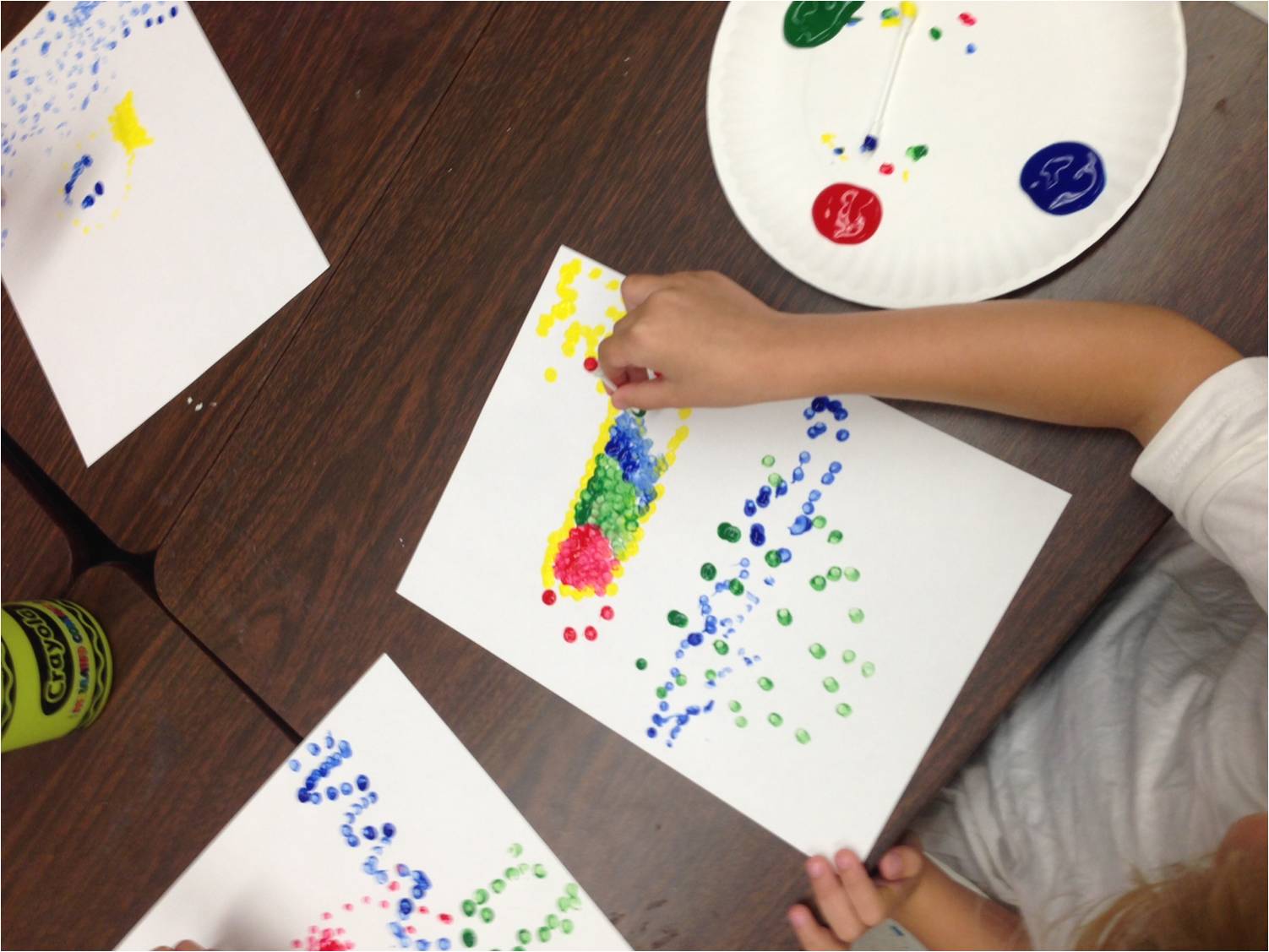 Schroeder's Stars: First Grade Pointalism!