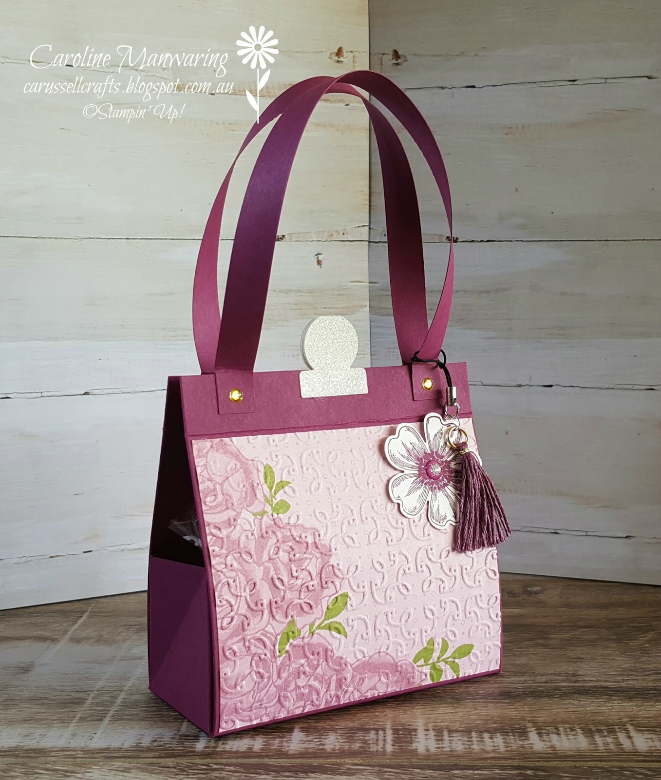 Carussell Crafts: Picture tutorial for purse or mini bag.