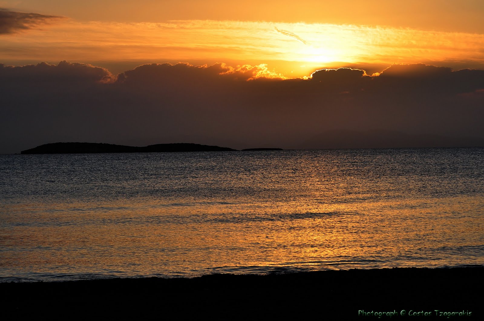 Nature Digital : The setting sun. The rising moon. Το ηλιοβασίλεμα. Η ...