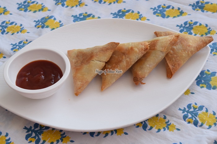 Baked Mixed Vegetable Samosa Recipe - Gujarati Samosa | Magic of Indian ...