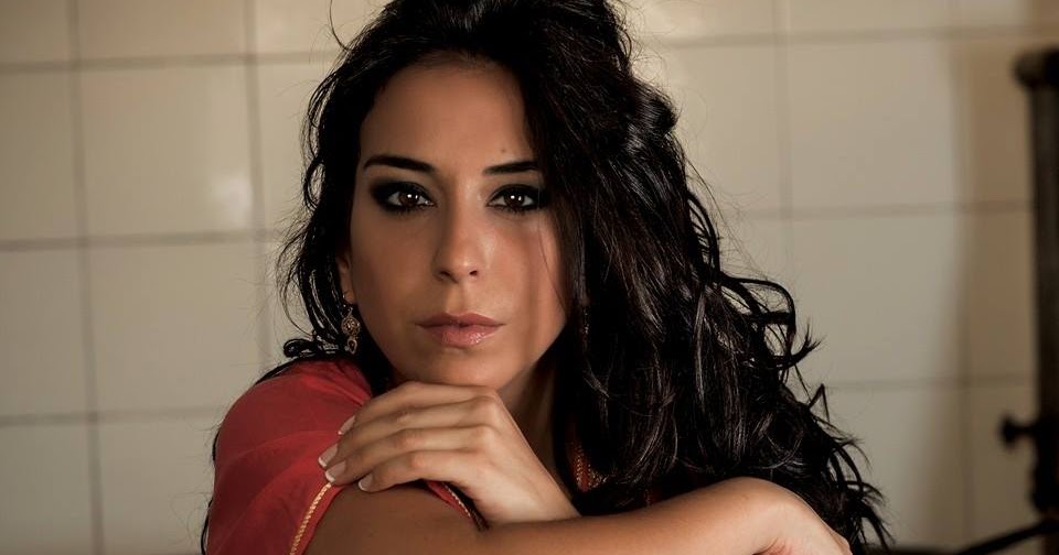 El rincón de Serchtiki: Lya presenta su nuevo single “Detalles que guardé”