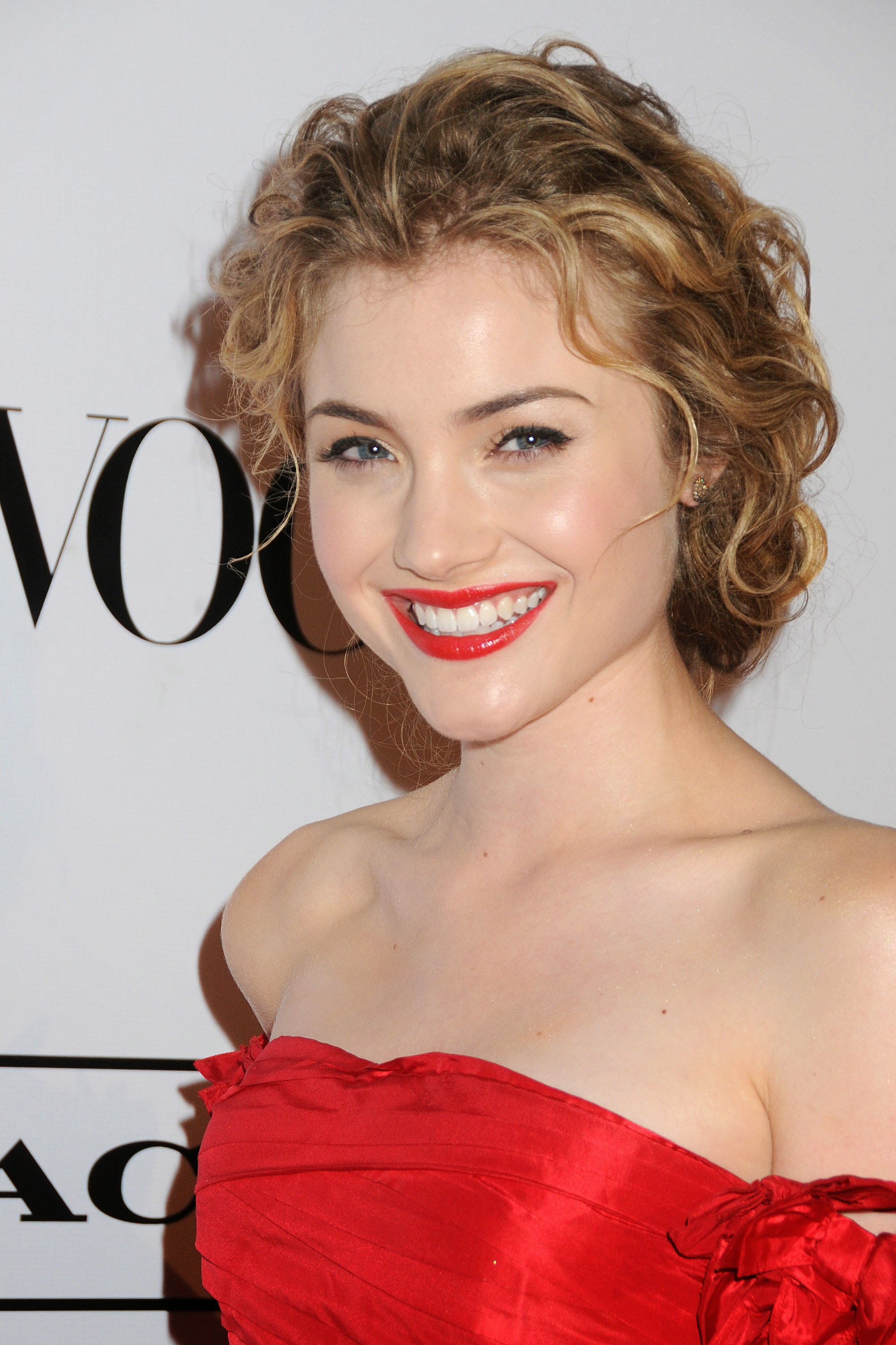 Skyler Samuels summary | Film Actresses
