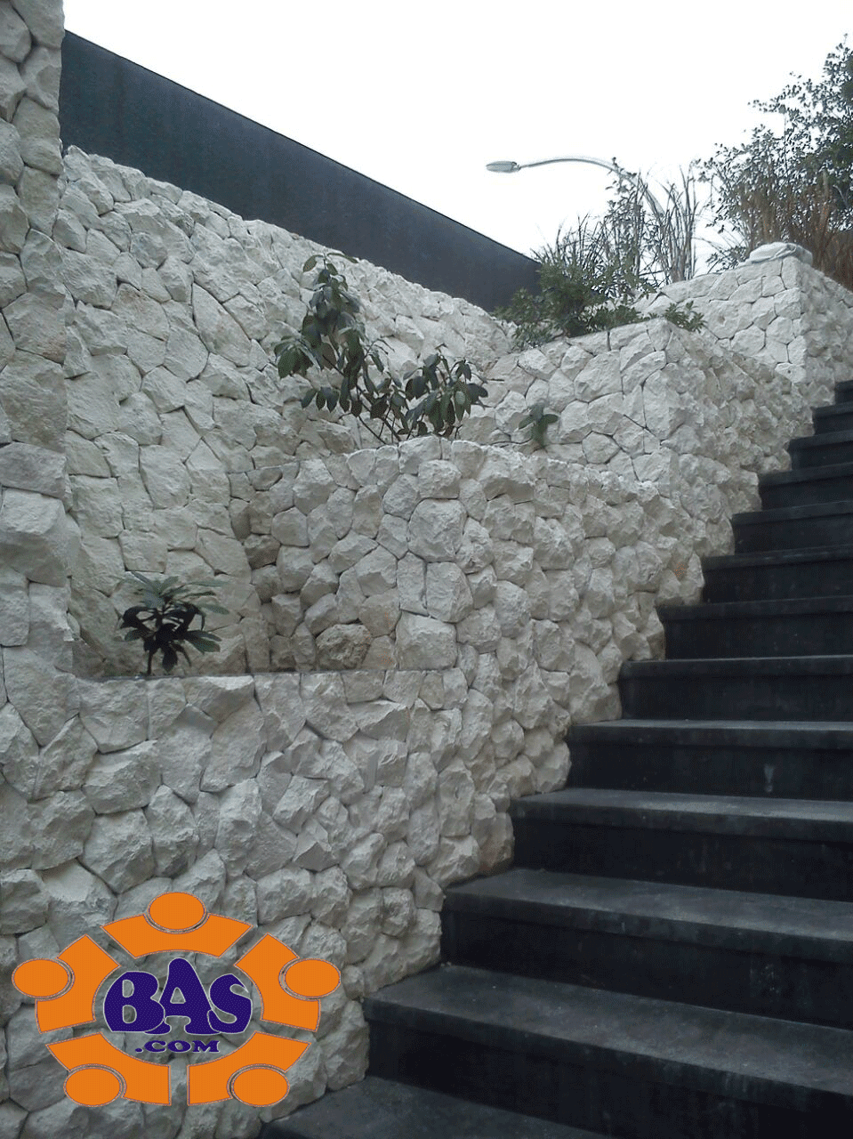 Proyek Pemasangan Batu Alam Limestone / Batu Bukit Bali di Sentul City ...