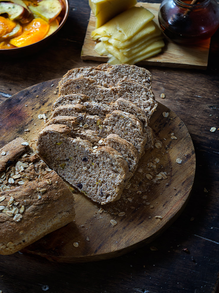 SÁNDWICH DE PAN INTEGRAL CON FRUTAS & QUESO | RÚSTICA