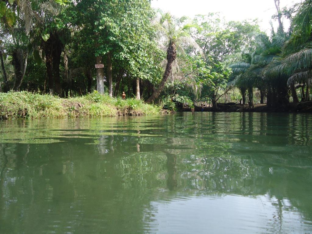Roboré es Turismo: AGUAS CALIENTES, A 30 KILÓMETROS DE ROBORÉ
