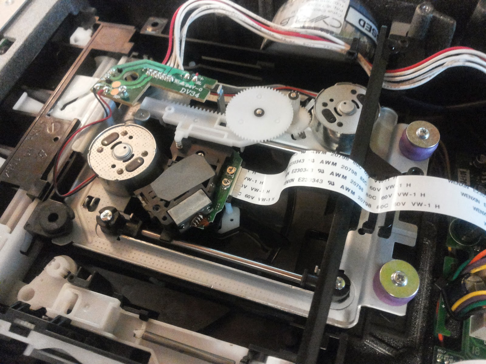 Diy hifi blog, subwoofers and repairs: Cyrus cd8 se2 skipping and disc ...