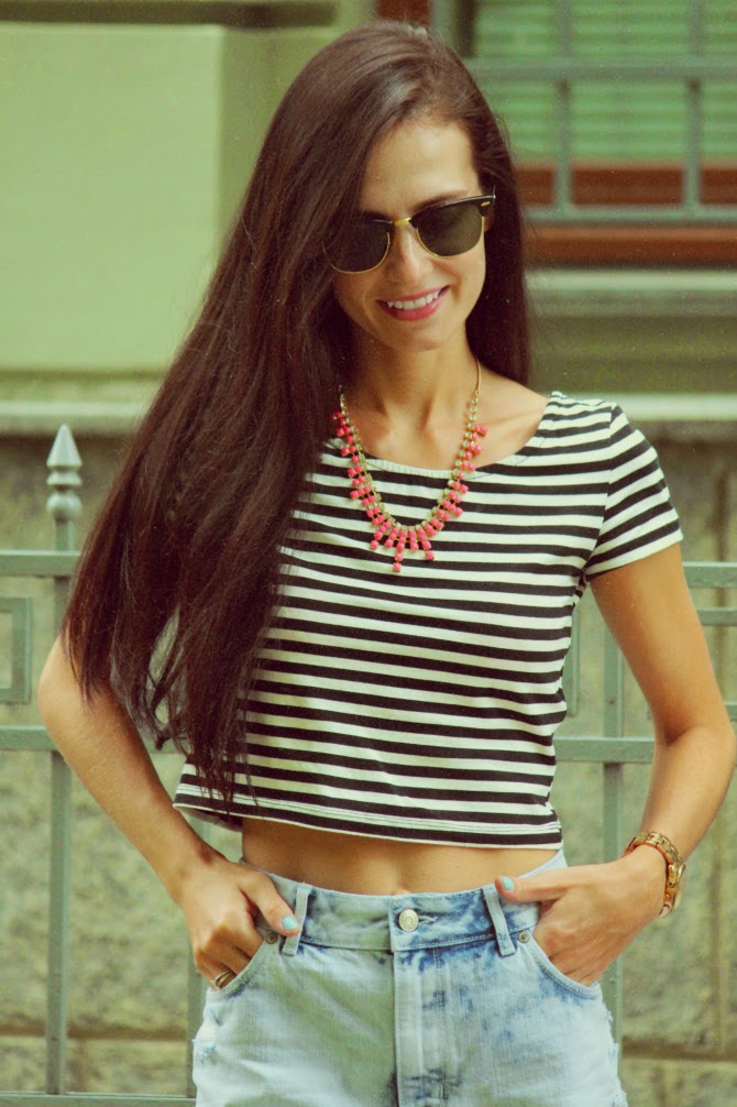 Lightness of Look : Striped crop top + Cut-offs
