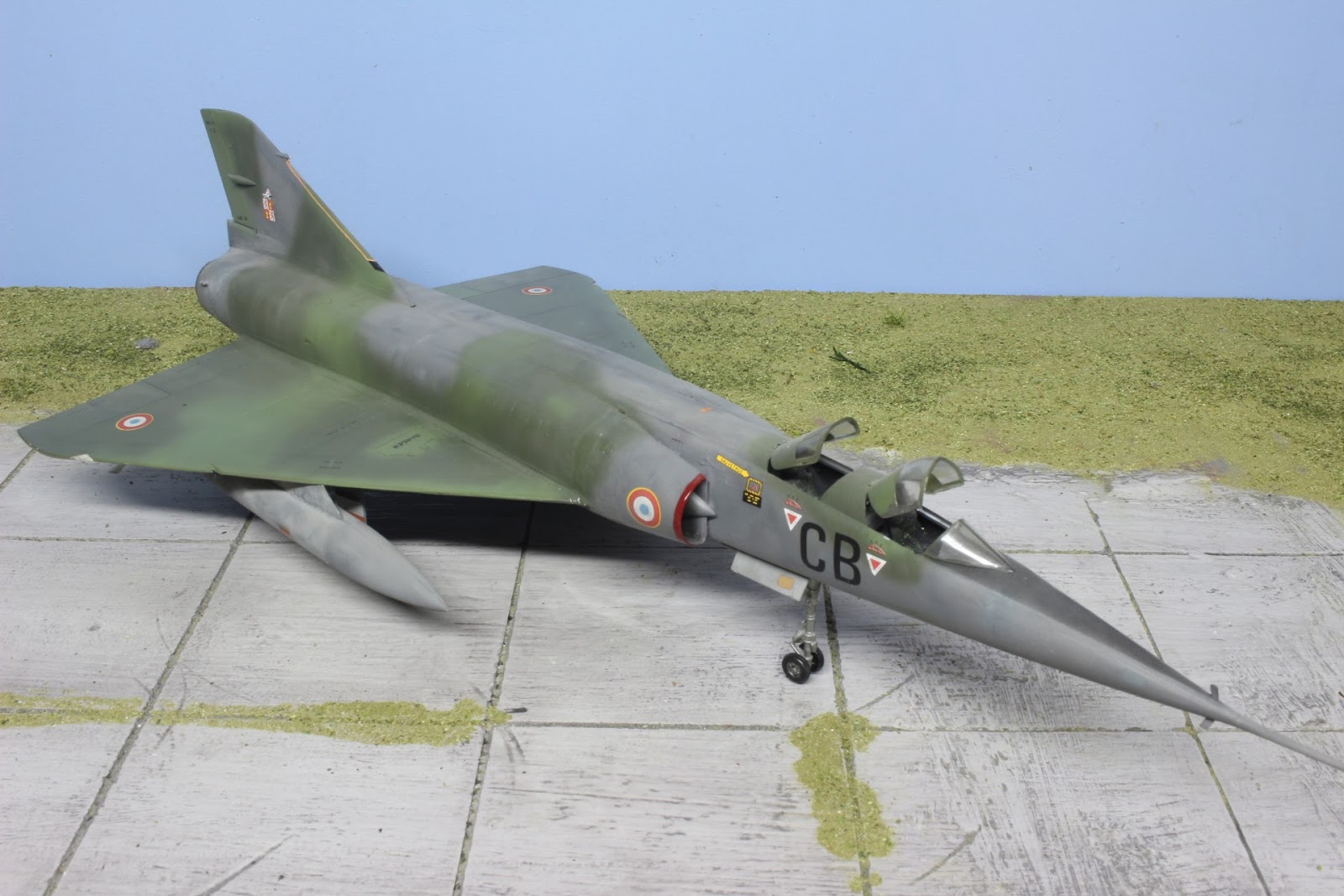 Maquette du Mirage IV P d’Heller au 1/48. | Rony La Maquette