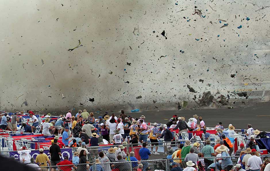 Jorge Schweitzer: Vídeo do acidente durante corrida aérea na cidade de ...