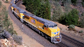 Milepost 154: A Train Blog: UP 7970 West: an incredibly SHINY new ...