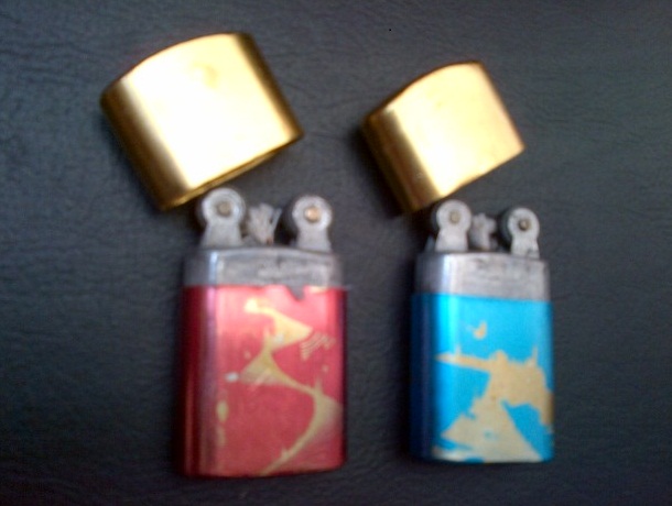 Karya Babah Antik: Korek Api Minyak Jadul Baoling (2 Pematik)