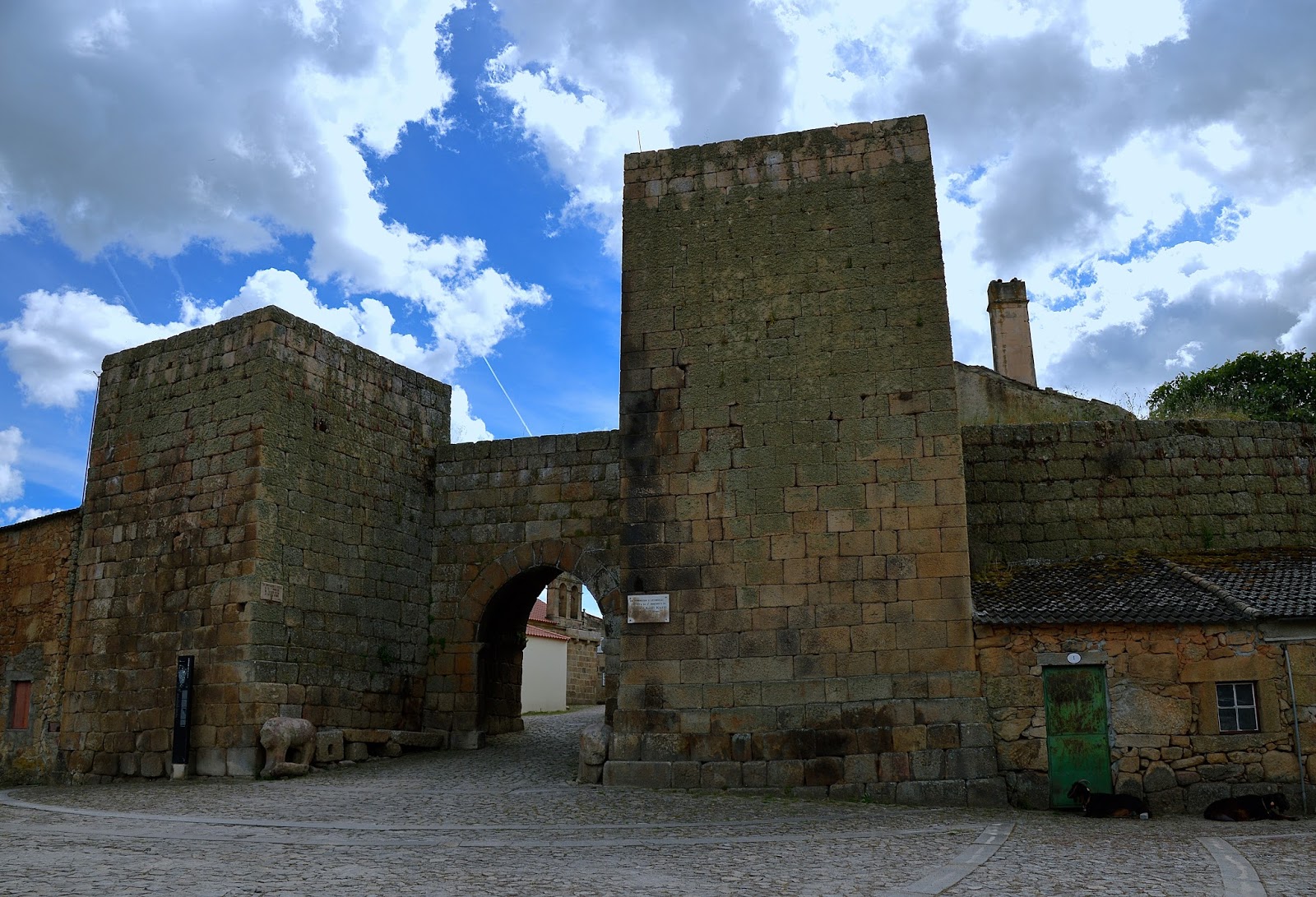 Diário das Viagens: VISITAR A ALDEIA HISTÓRICA DE CASTELO MENDO