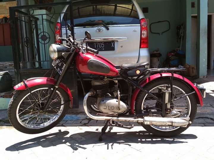 Dijual Motor Tua Antik JLO 2 Tak - LAPAK MOBIL DAN MOTOR BEKAS