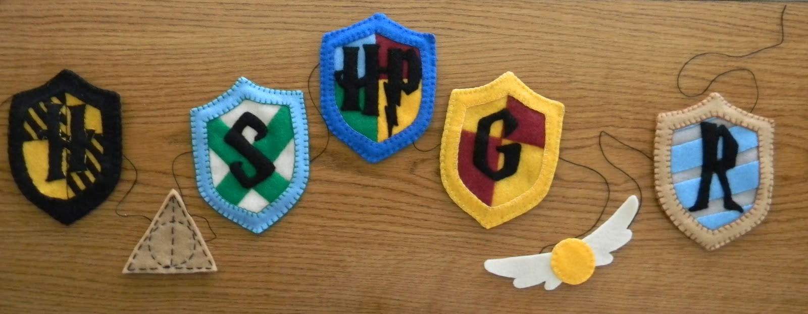 Made By Madlen: Harry Potter House Crest Felt Garland