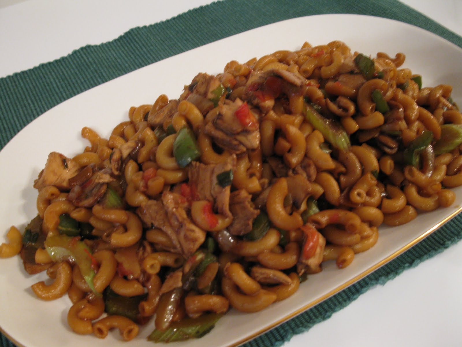 Ma cuisine...sans prétention: Macaroni chinois au poulet