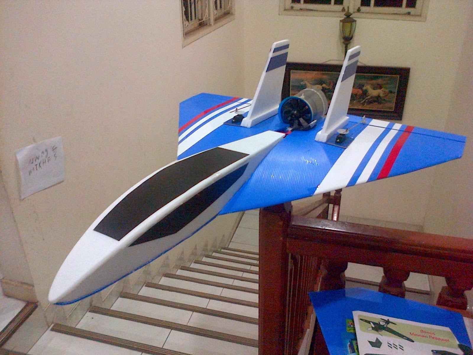 Your Own Plane with Coroplast and Depron: Some steps during the making ...