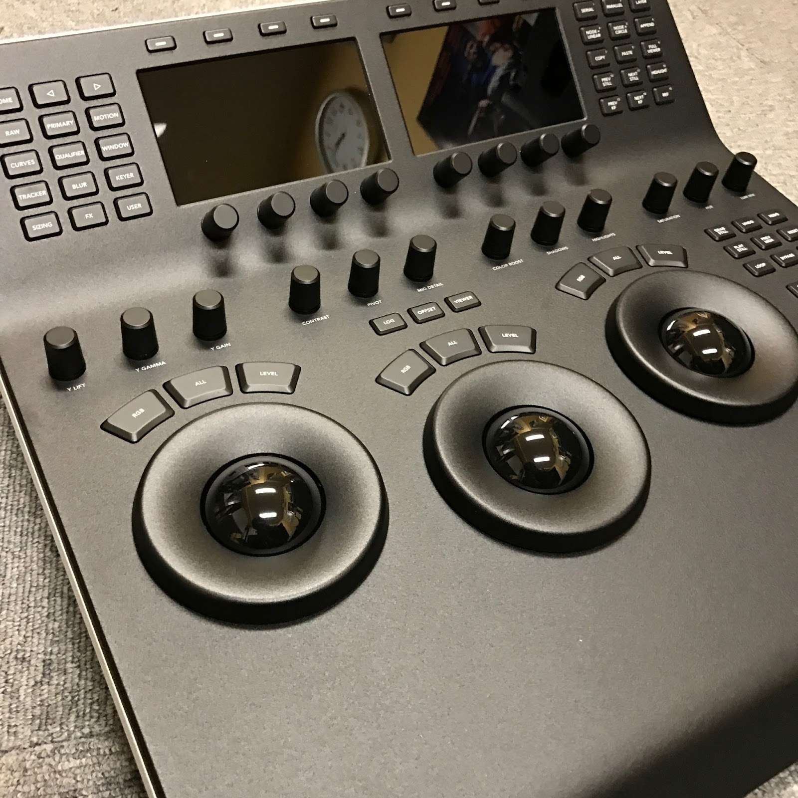 映像屋のざれごと: Resolve用新純正サーフェス！【DaVinci Resolve Mini Panel篇】