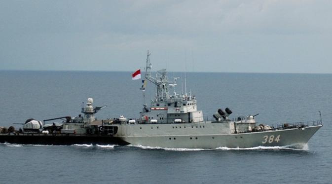 DEFENSE STUDIES: KRI Pati Unus 384 Pensiun