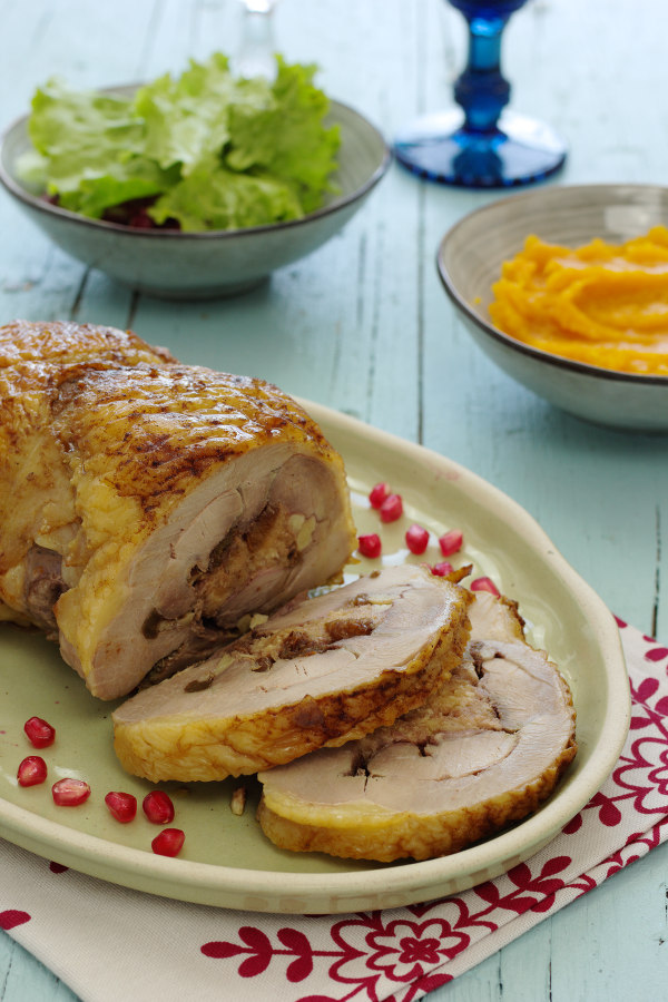 Cinco Quartos de Laranja: Perna de peru recheada com alheira