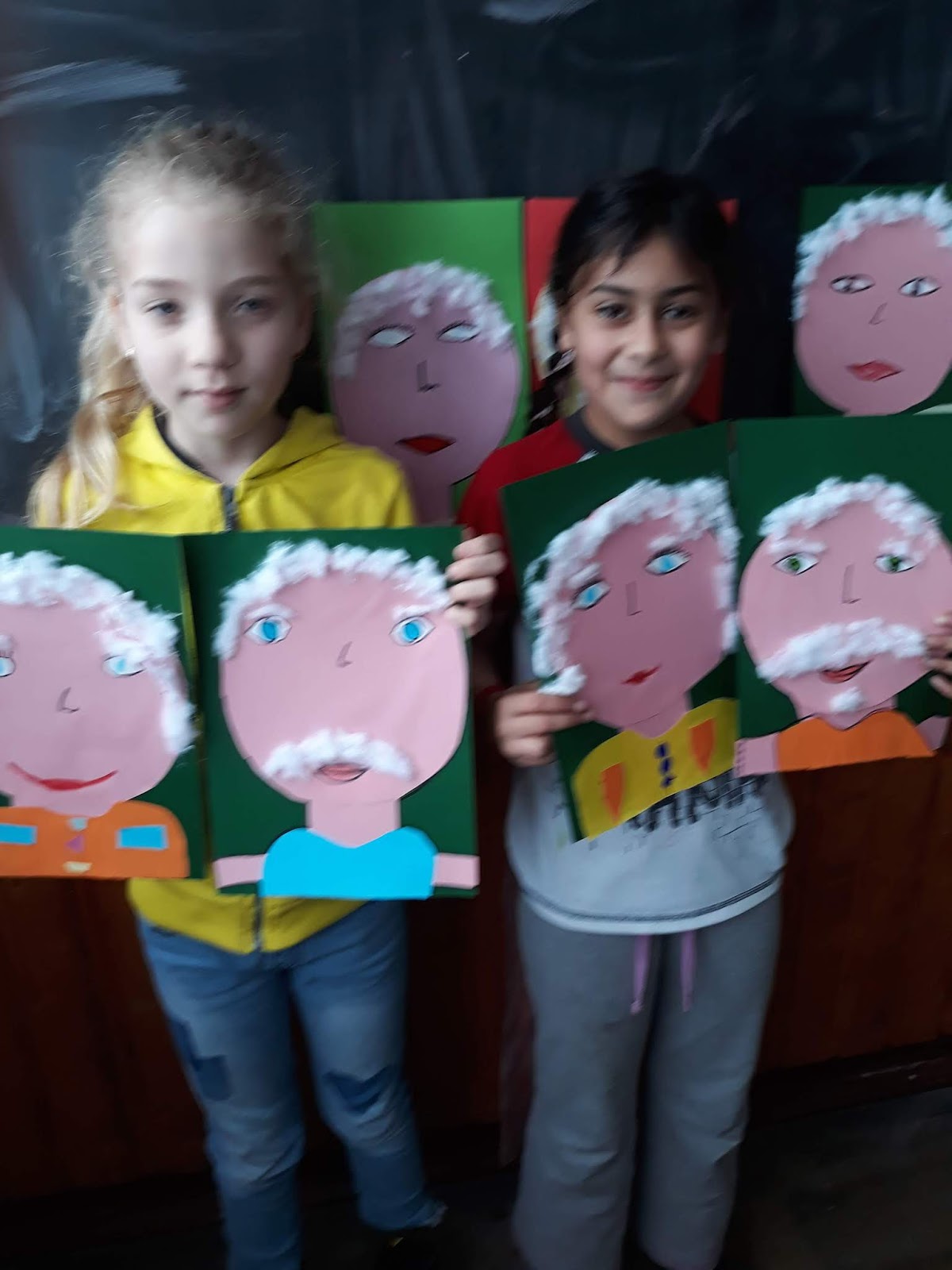 CLASA a IV a 2020-2021: Bunicul și bunica