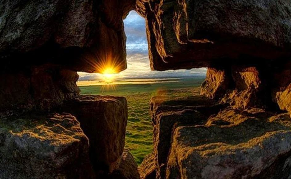 Reflexões Evangélicas: A CASA SOBRE A ROCHA