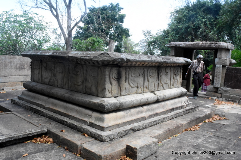 Images of Sri Lanka on blogspot.com: 'Nillakkagama" Bodhigara ...