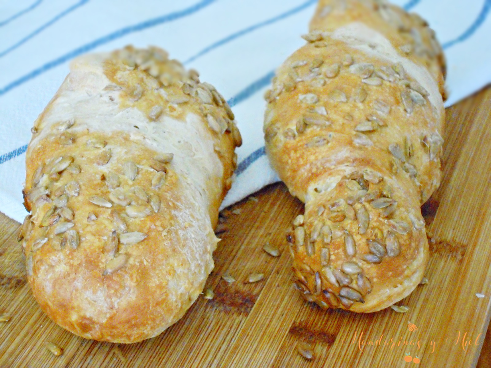 Pan sencillo sin amasado, con pipas de girasol | Mandarinas y miel