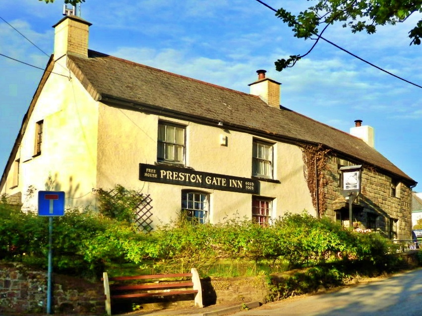 Mike's Cornwall: Cottages, Green Fields, Coastal Views and Farm Animals ...