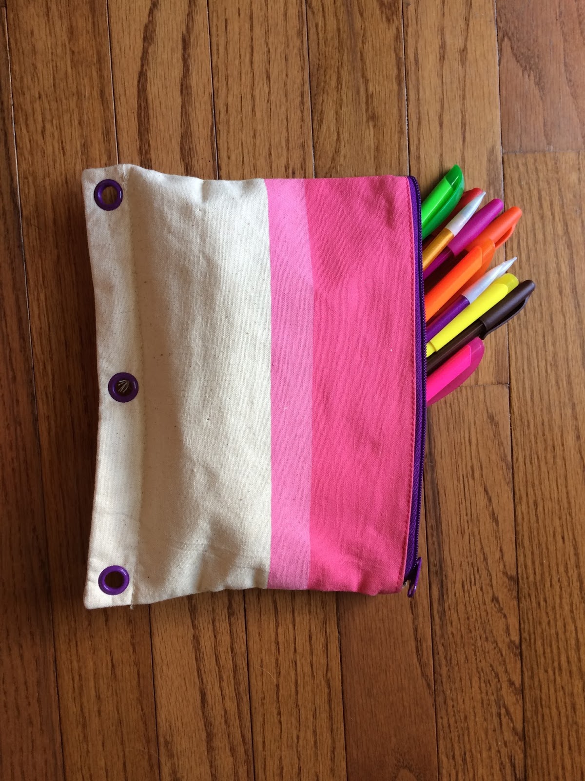 So Cute So Prep: What's in my Backpack!!