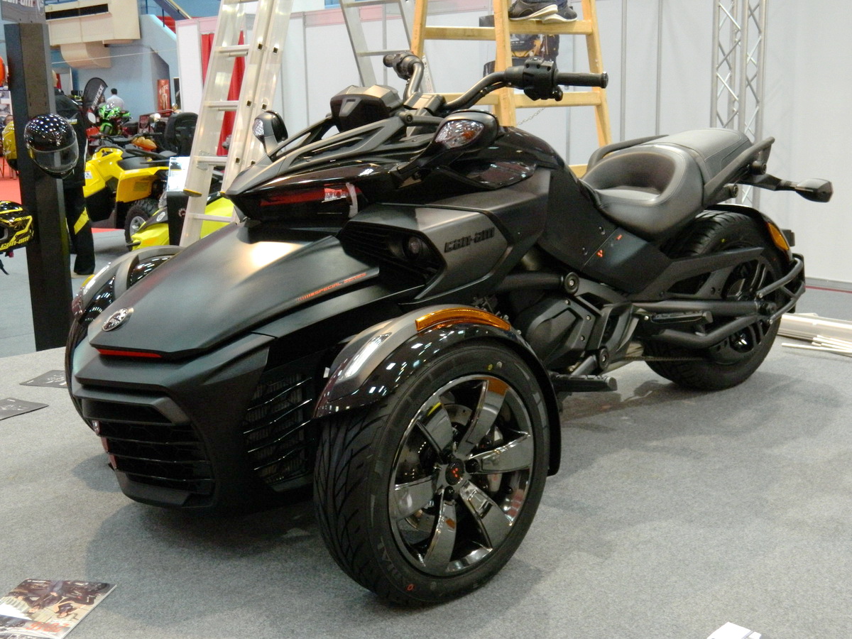 LA MULTI ANI, ROMANIA!: Motocicleta cu trei roti