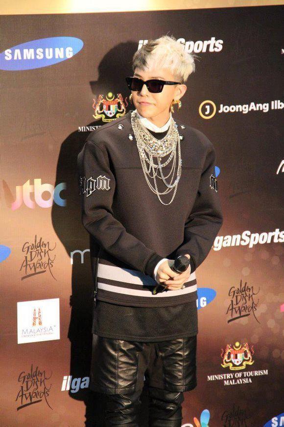 UPDATED: G-Dragon At the 2013 Golden Disk Awards Ultra Mega Post!