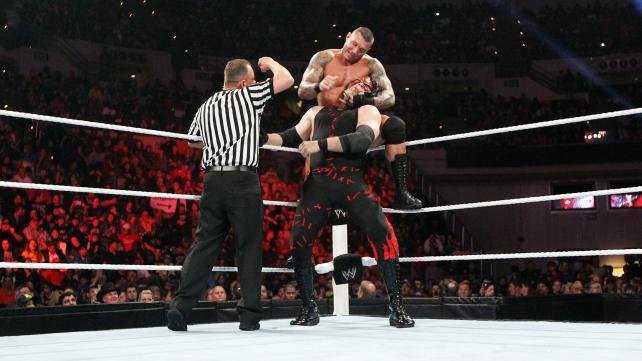 WWE In live!!!!: RANDY ORTON vs KANE