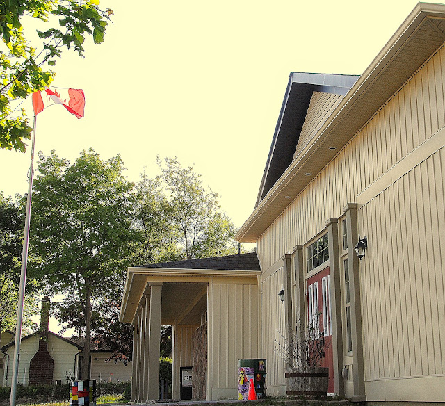 Camera on King & Aurora : Magna International moving to King City