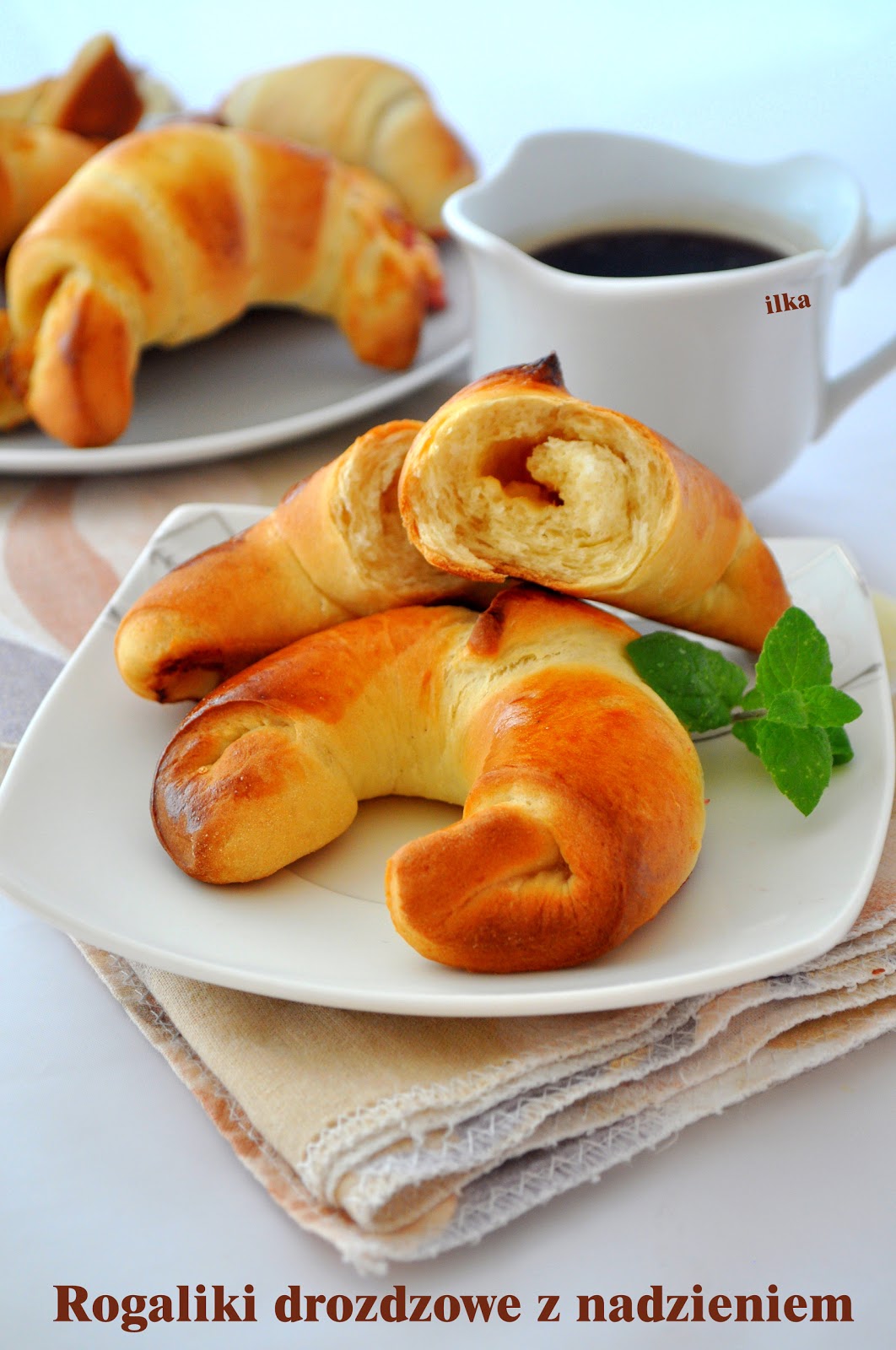 In my coffee kitchen: Rogaliki drożdżowe z nadzieniem