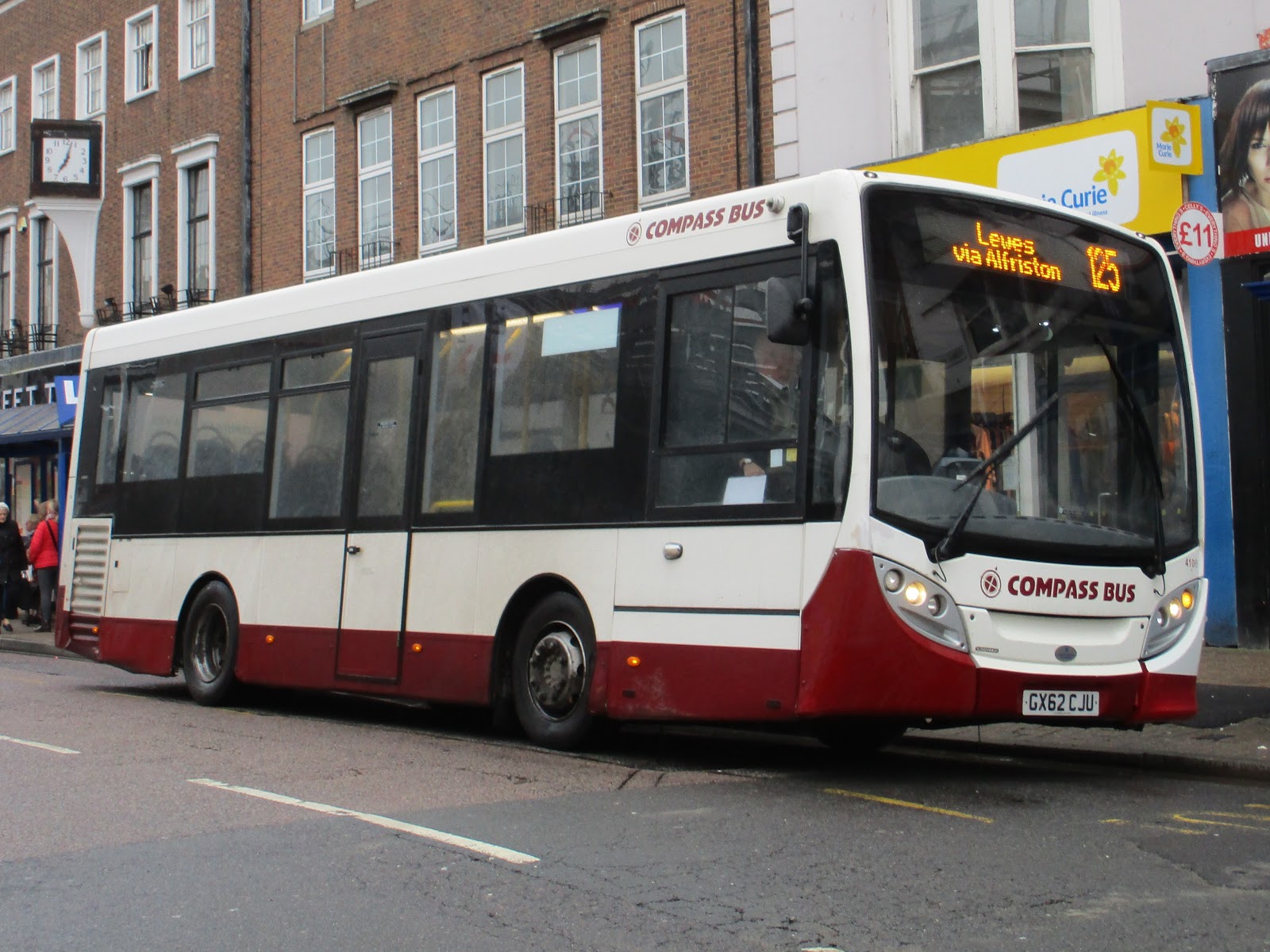 Lous bus pictures: Compass Bus return to the 125