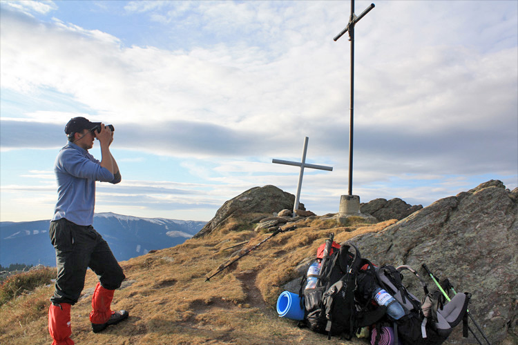 Itinerarii montane și argumentaţii cotidiene : Muntii Lotrului: in ...